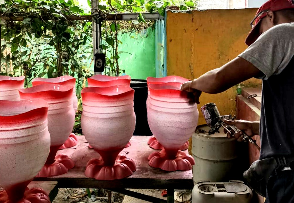 Tim Kreatif BSB Tugu Selatan Daur Ulang Galon Bekas Jadi Pot Tanaman ... Tim Kreatif BSB Tugu Selatan Daur Ulang Galon Bekas Jadi Pot Tanaman ...